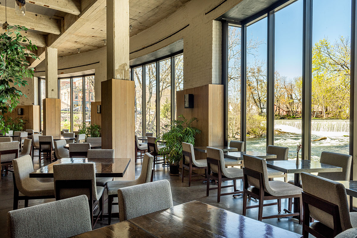 Restaurants & Bars In Beacon, NY | The Roundhouse